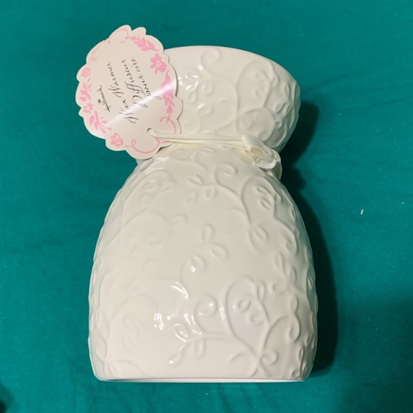 Hallmark | Accents | Hallmark Ceramic Wax Diffuser | Poshmark